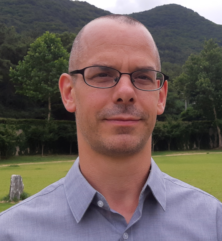 Meet Our Faculty | AUC School of Humanities and Social Sciences